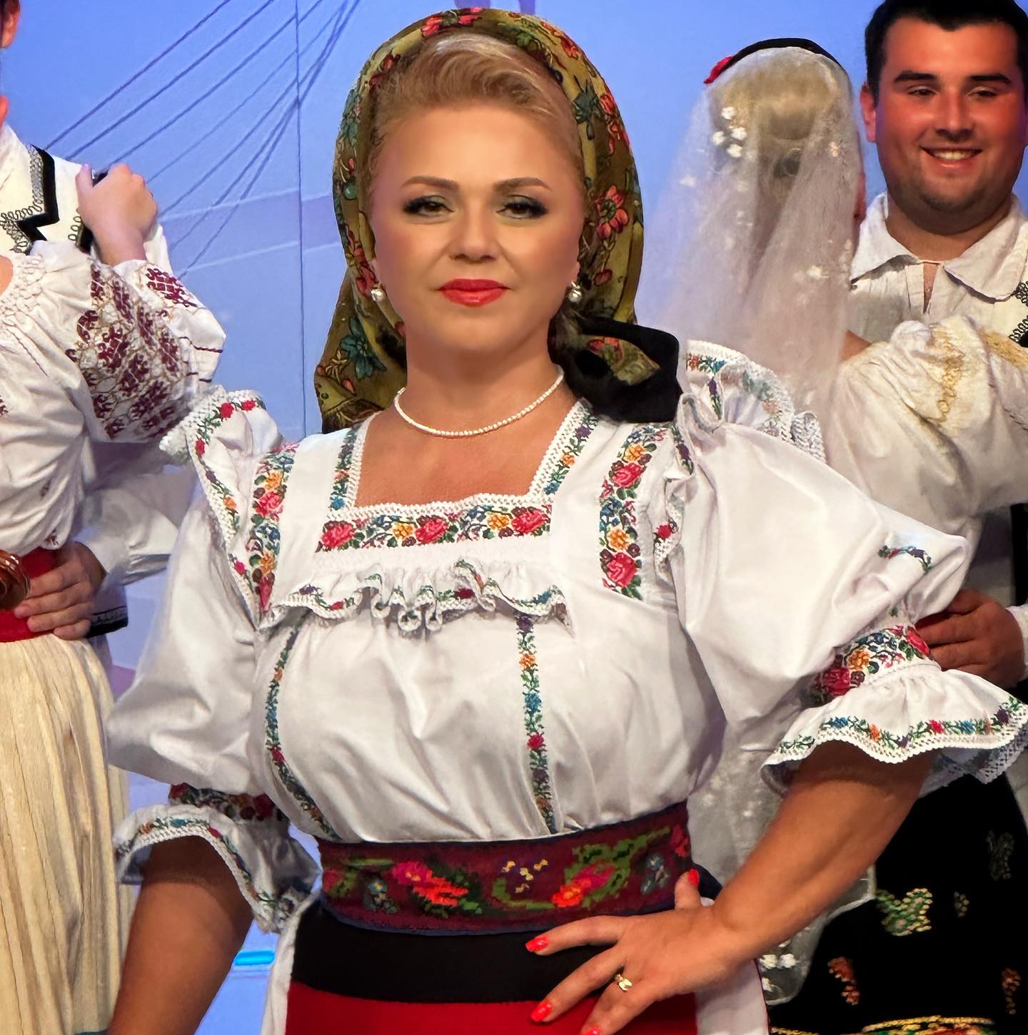 Cornelia Rednic, la „Rețeaua de Idoli” de la TVR 2 - Astăzi e la modă ...