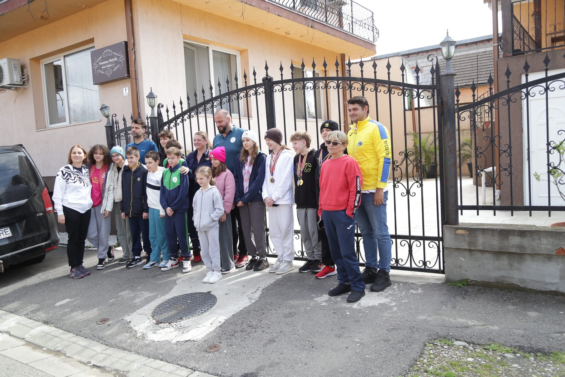 Medalii multe pentru înotătorii cadeți ai clubului Flykick Baia Mare.