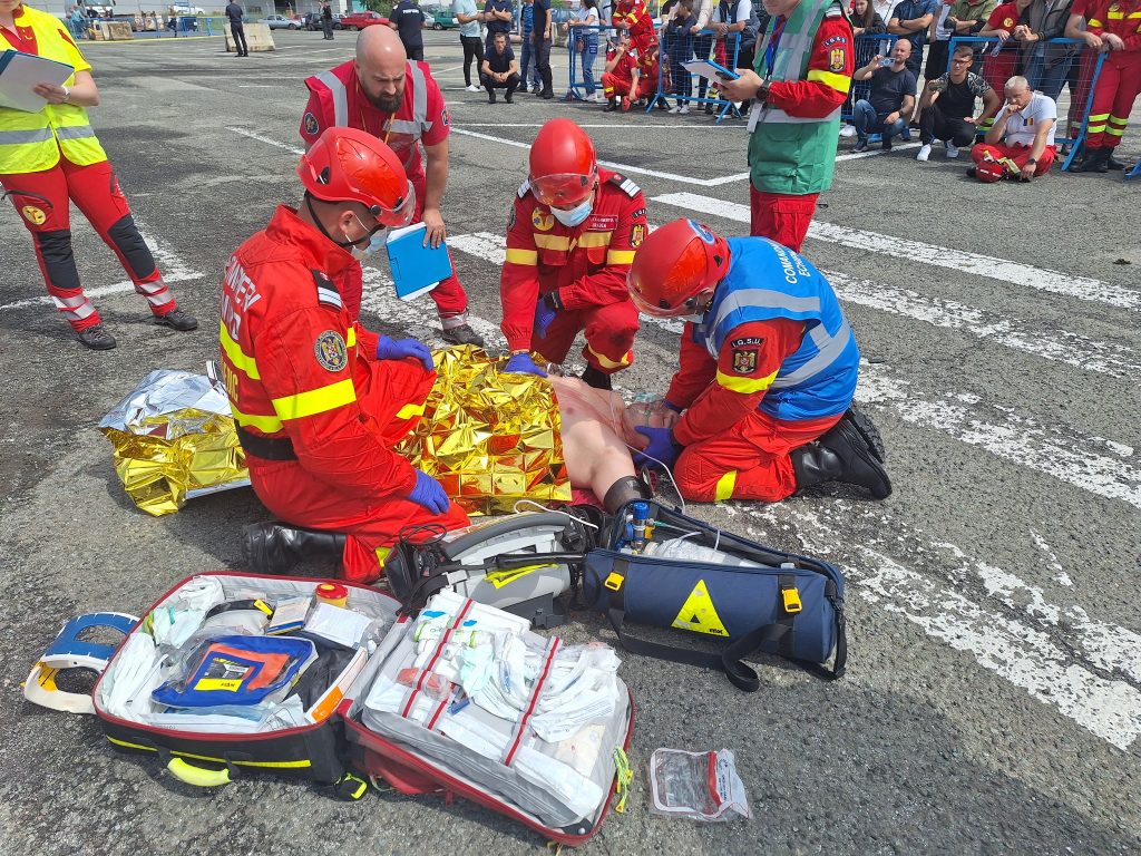 Cine a câștigat etapa zonală a Competiției Naționale de Descarcerare și ...